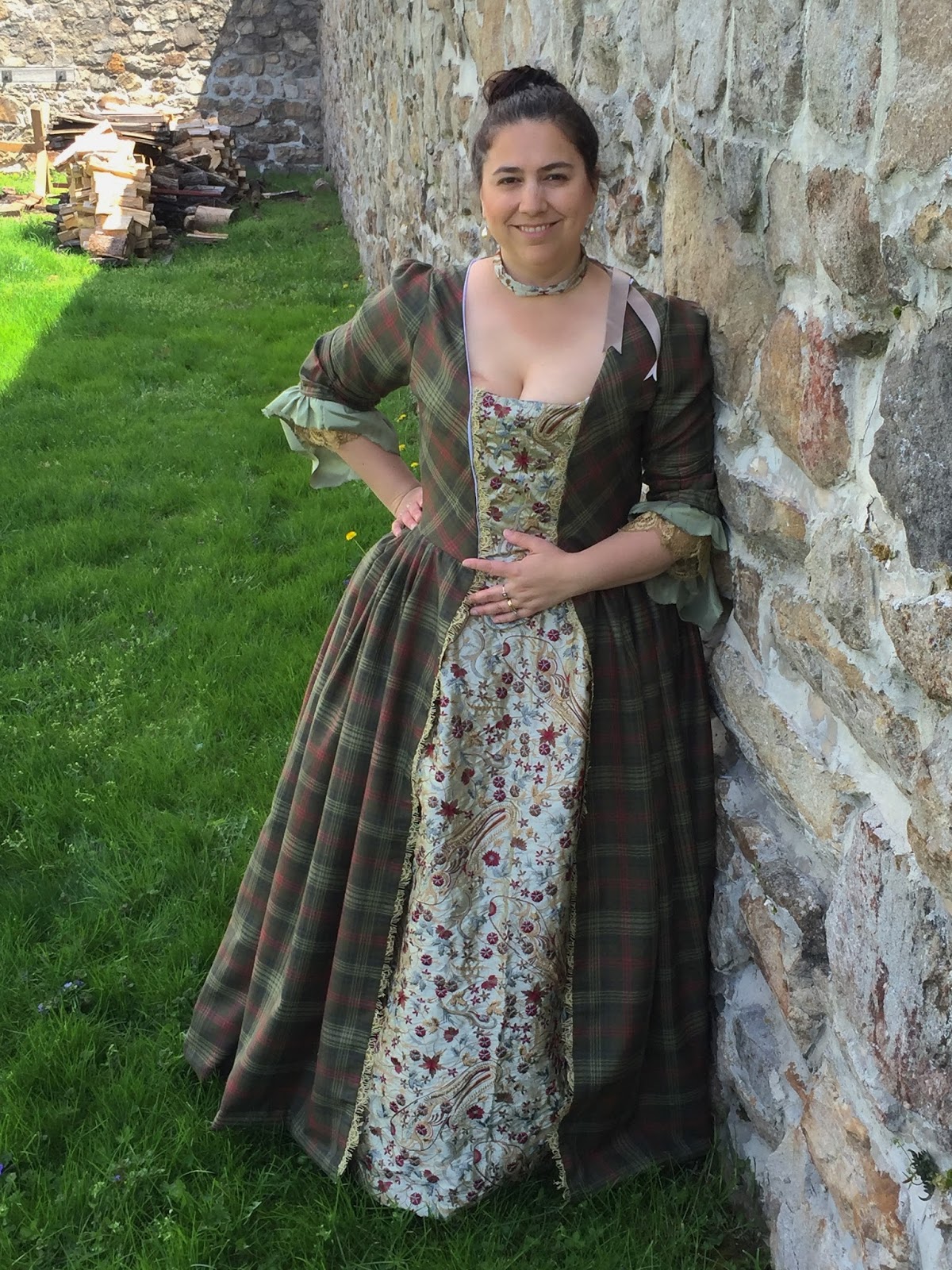 Maggie's Costume Wardrobe: Outlander "The Gathering" gown