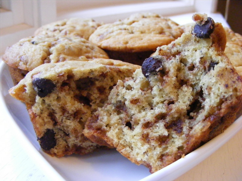 The Virtual Goody Plate: Banana Chocolate Chip Muffins