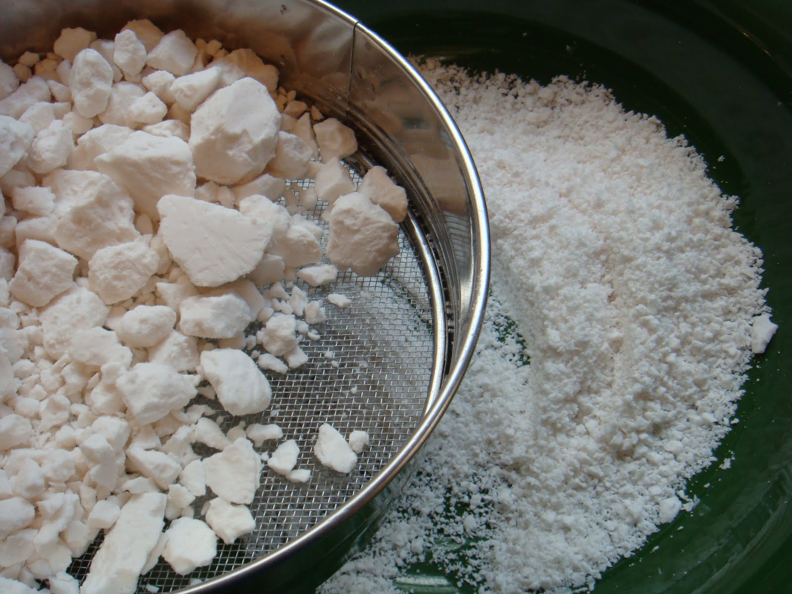 come-se: Tapioca molhada na folha de bananeira. Quinta sem trigo 27