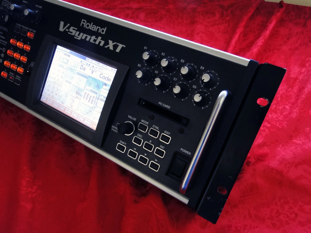 MATRIXSYNTH: ROLAND V-SYNTH XT + 8936 patches 1.1Gb on Kingston 4Gb CF ...