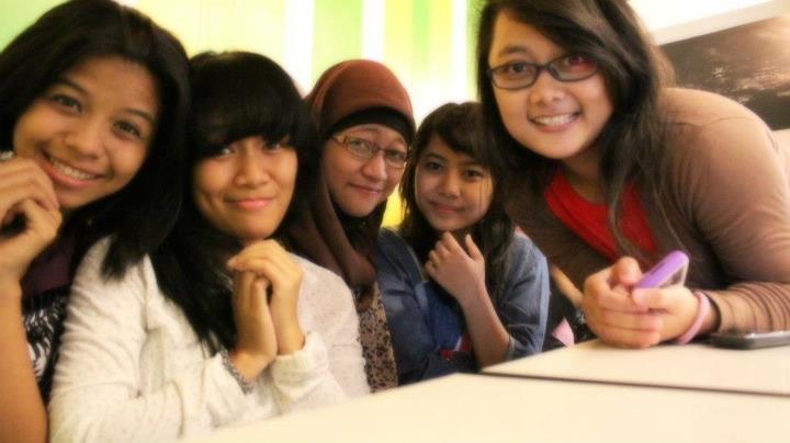 Buka Puasa Bersama Alumni SMP 194 di Pecel Lele Lela | PATRIOTISME ...