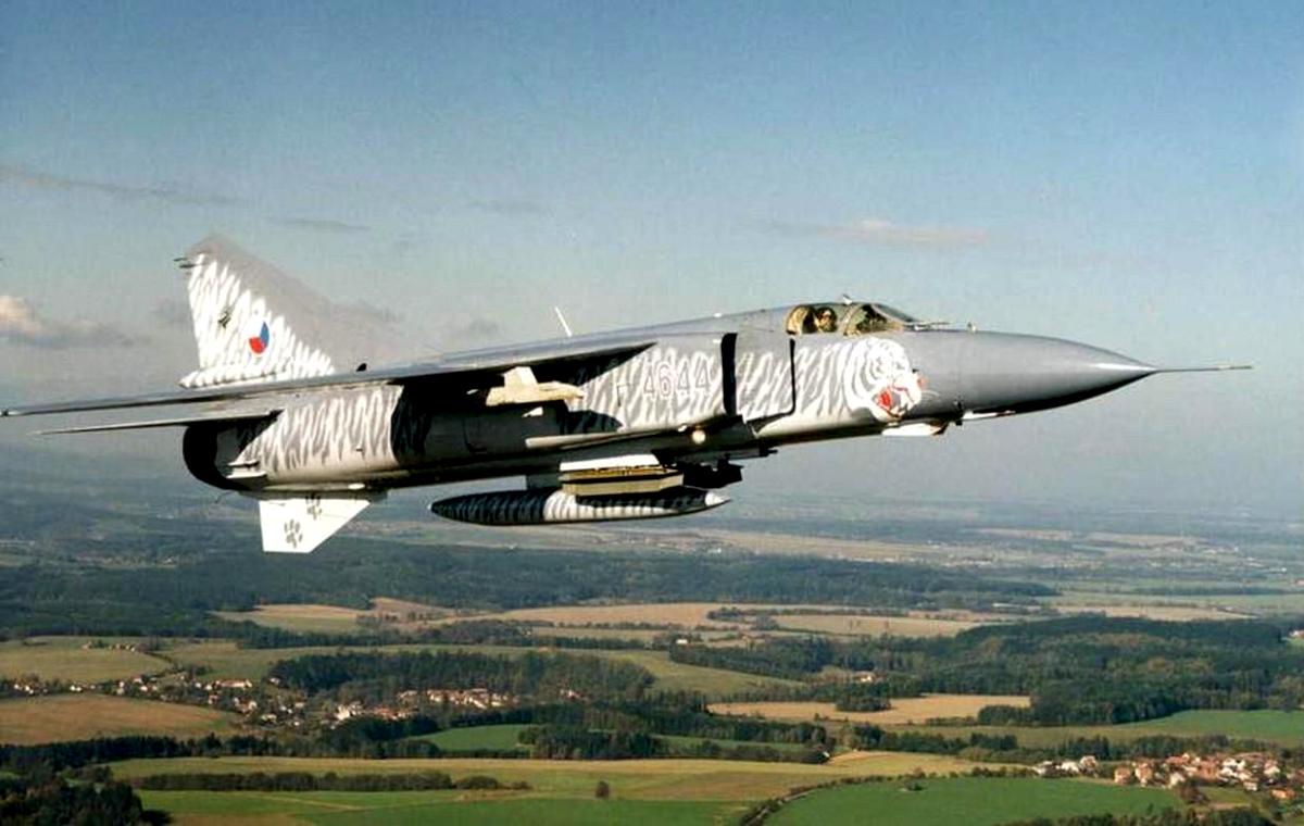 MiG-23 Flogger (Wallpaper 1) aircraft photo gallery | AirSkyBuster