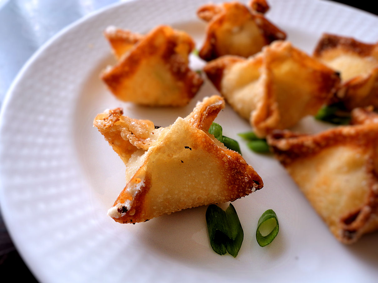 La Petite Brioche: Crab Rangoons