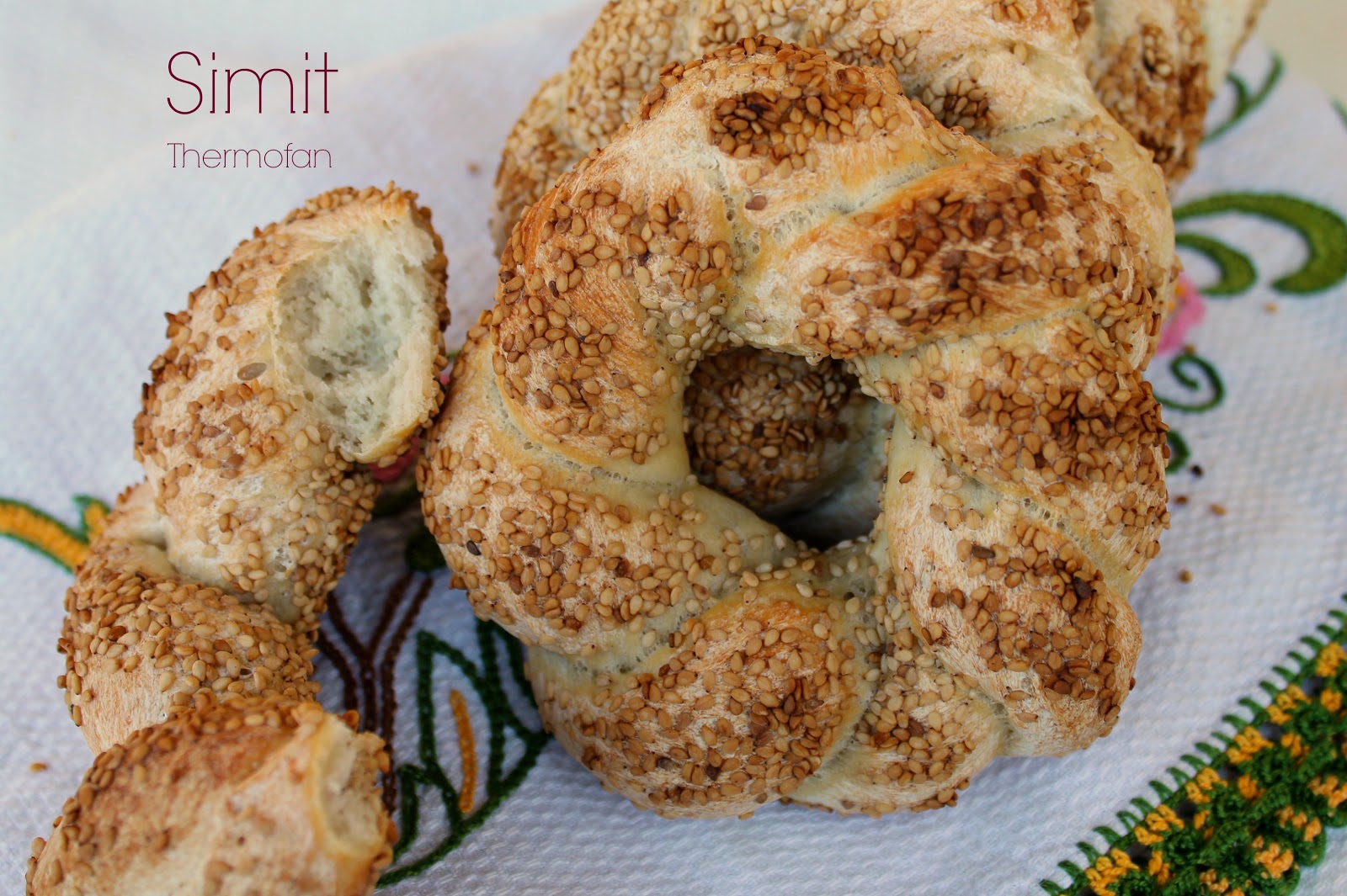 Simit: Turkish sesame seed ring bread — Thermofan