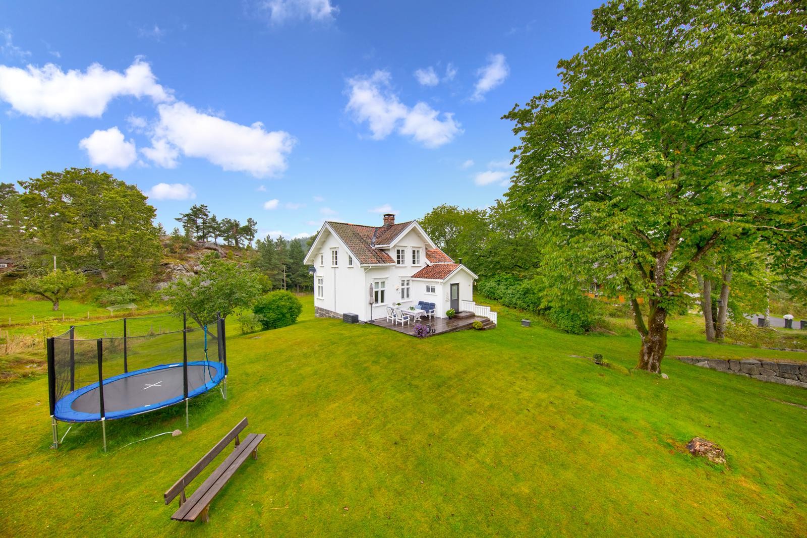 LAGET VEL OG IL: Hus til salgs i Laget!