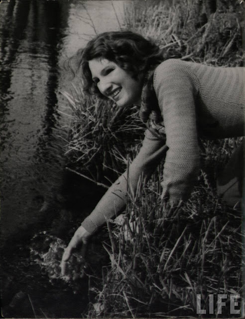 75 Vintage Snapshots That Show What Summer Fun Looked Like From Between ...