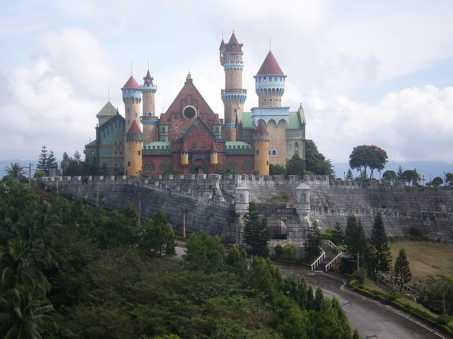 titan estates: Tagaytay... Close to Nature ...