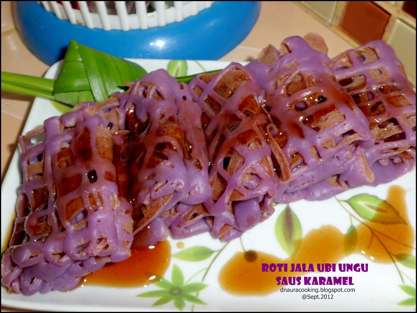 D'naura Natural Cooking: Roti Jala Ubi Ungu Saus Karamel