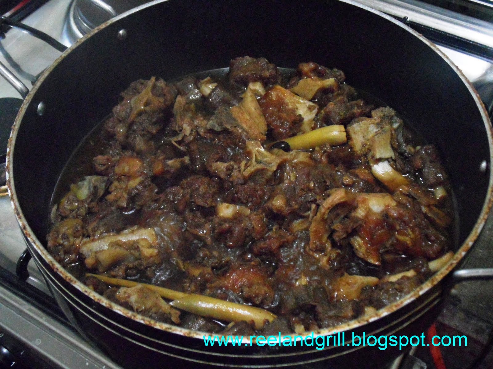 Reel and Grill: Buntot ng Baka sa Oyster Sauce (Oxtail in Oyster Sauce ...