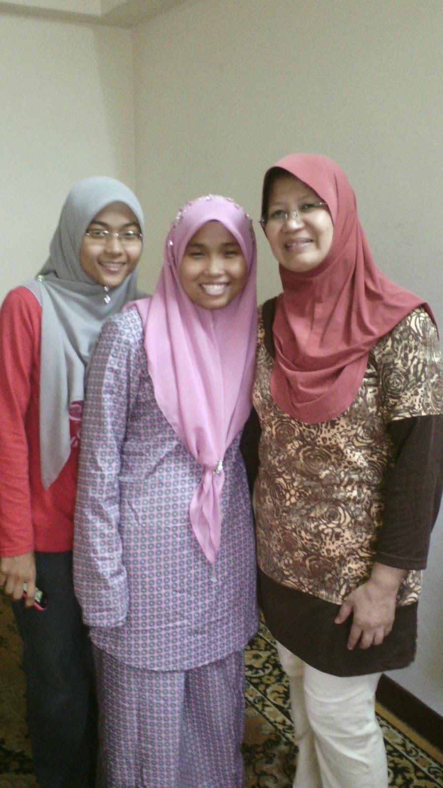 Khaty Sew: Yang dah belajar..tayang fotos saja lah