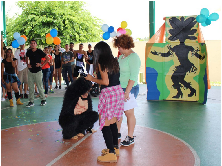 Escuela Superior Jardines De Ponce: Entrada Senior