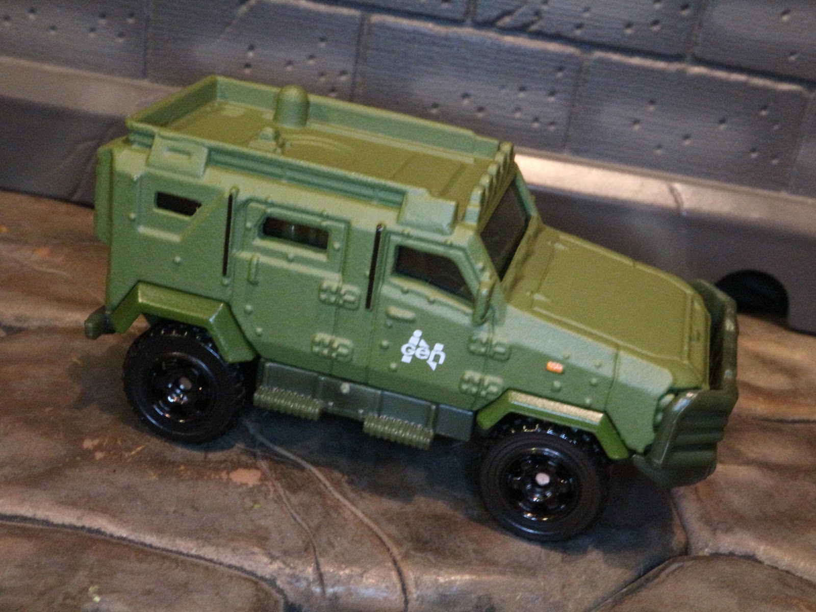 Action Figure Barbecue: Toy Review: '10 Textron Tiger from Matchbox ...