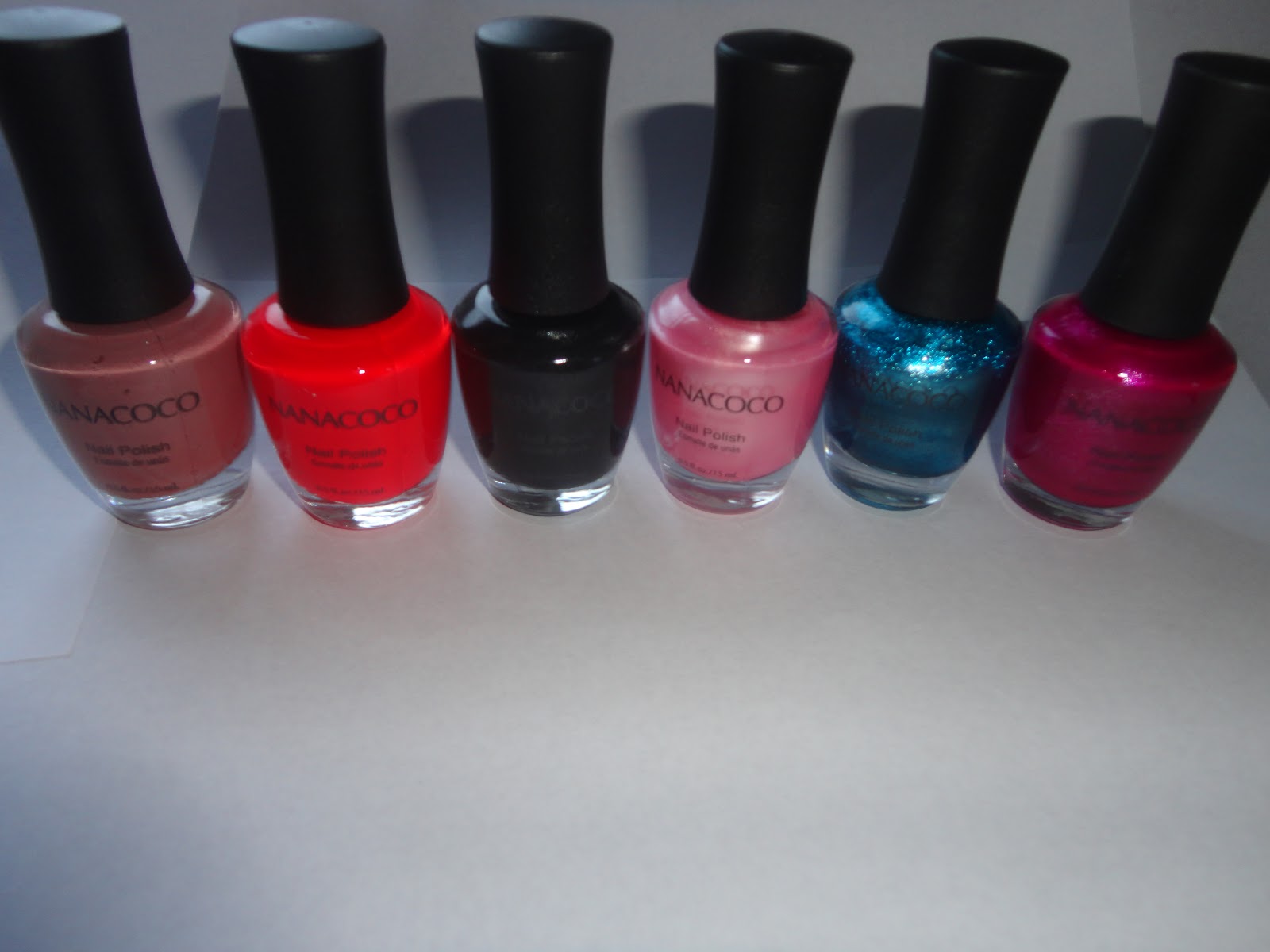 GLAMOROUS NAILS: HELLO!!!!