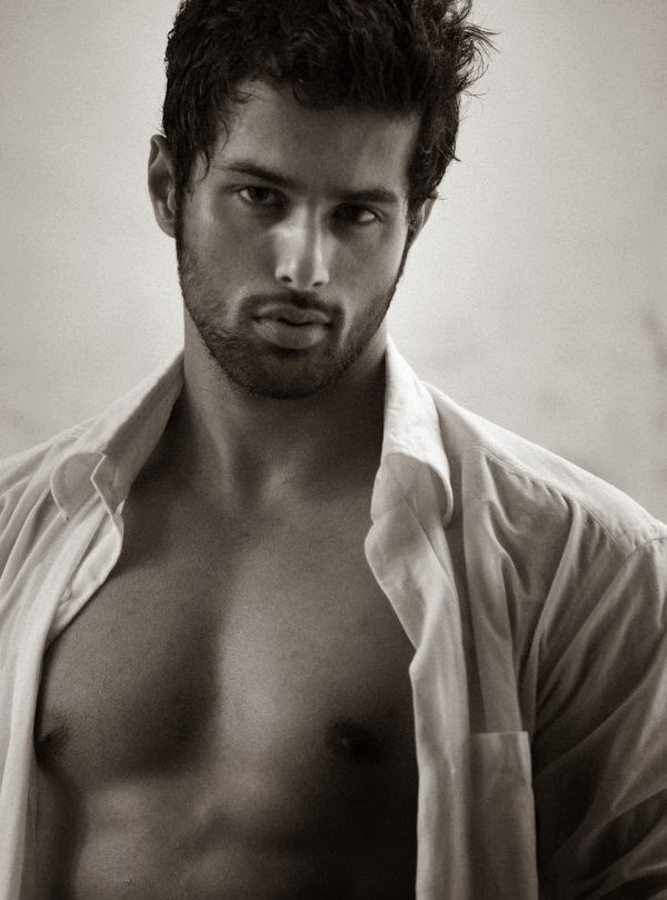 Shirtless Bollywood Men: Sujo Mathew