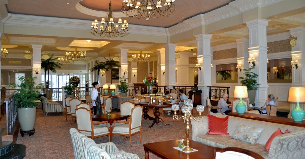 Port Elizabeth Daily Photo: Boardwalk Hotel lobby lounge