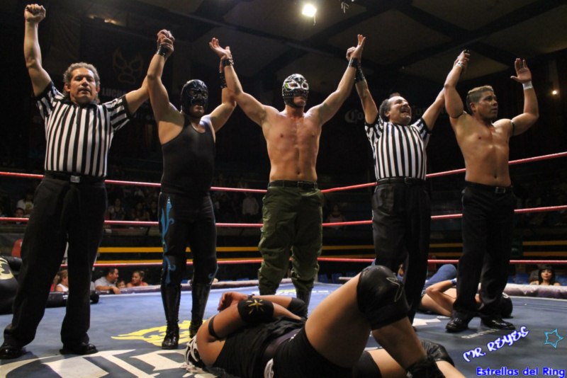ESTRELLAS DEL RING.: Octagón, Octagoncito y Veneno triunfarón en la ...