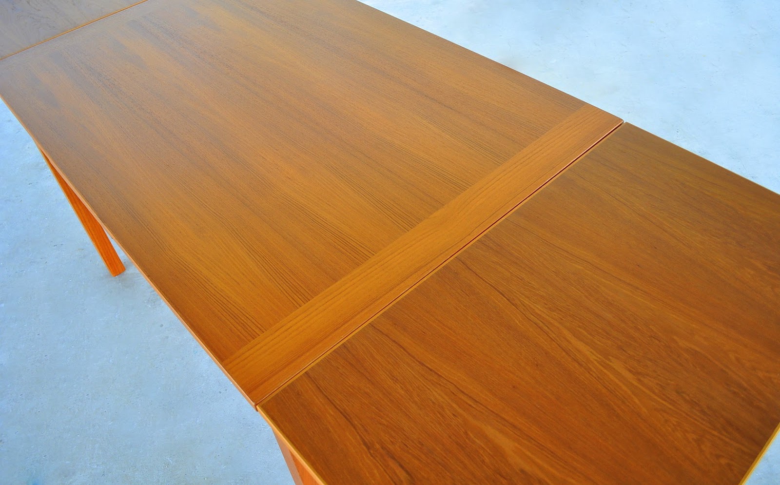 SELECT MODERN: Danish Modern Teak Expandable Dining Room Table