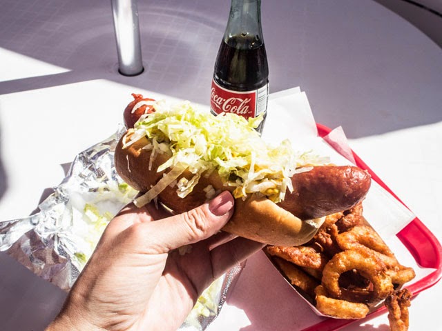 Pink’s: THE Los Angeles HOT DOG – Emily Jane Johnston