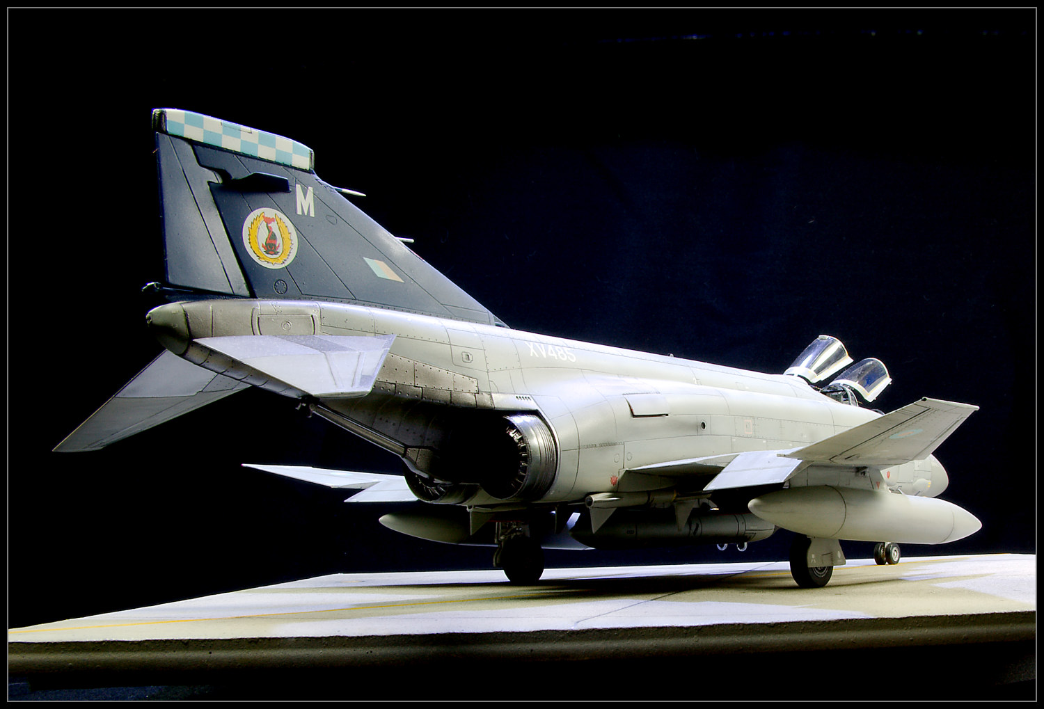 The Hamfisted Modeller: 1/48 Hasegawa F-4 FGR-2 Phantom - No 19 Sqn ...