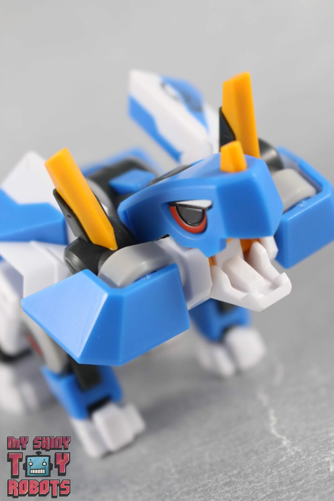 My Shiny Toy Robots: Toybox REVIEW: Beast Box BB-05 Delta