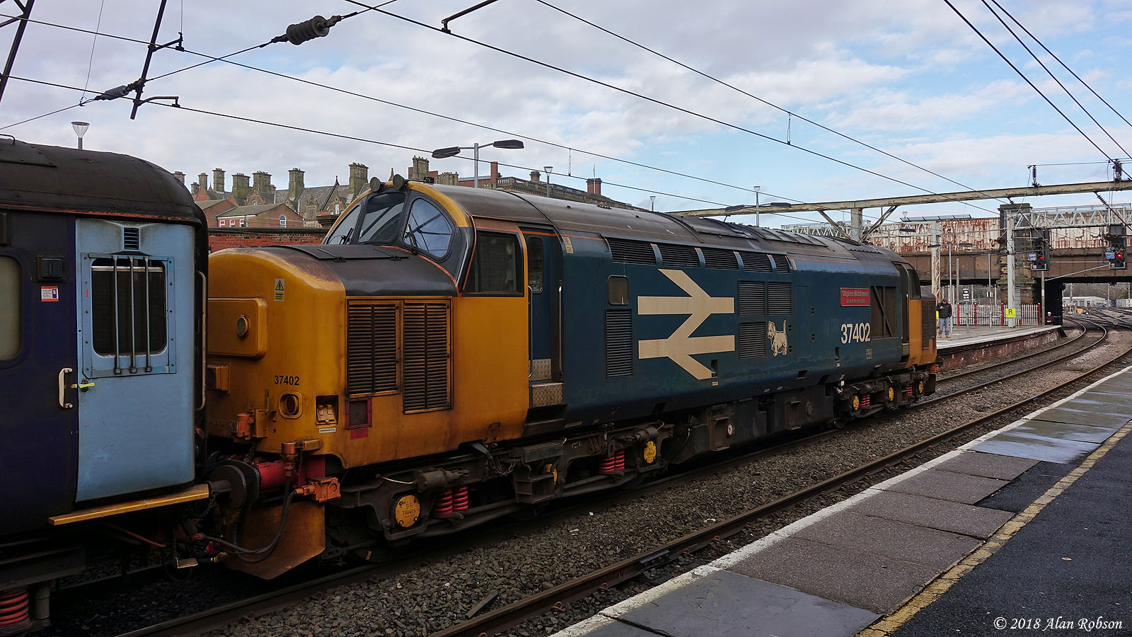 Blackpool Tram Blog: Large Logo Class 37 at Preston