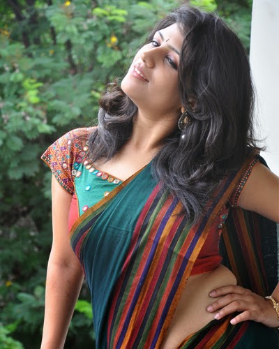 Supriya Shailaja Desi Aunty Spicy Navel Show Saree Pics Hot Indian Desi Aunties