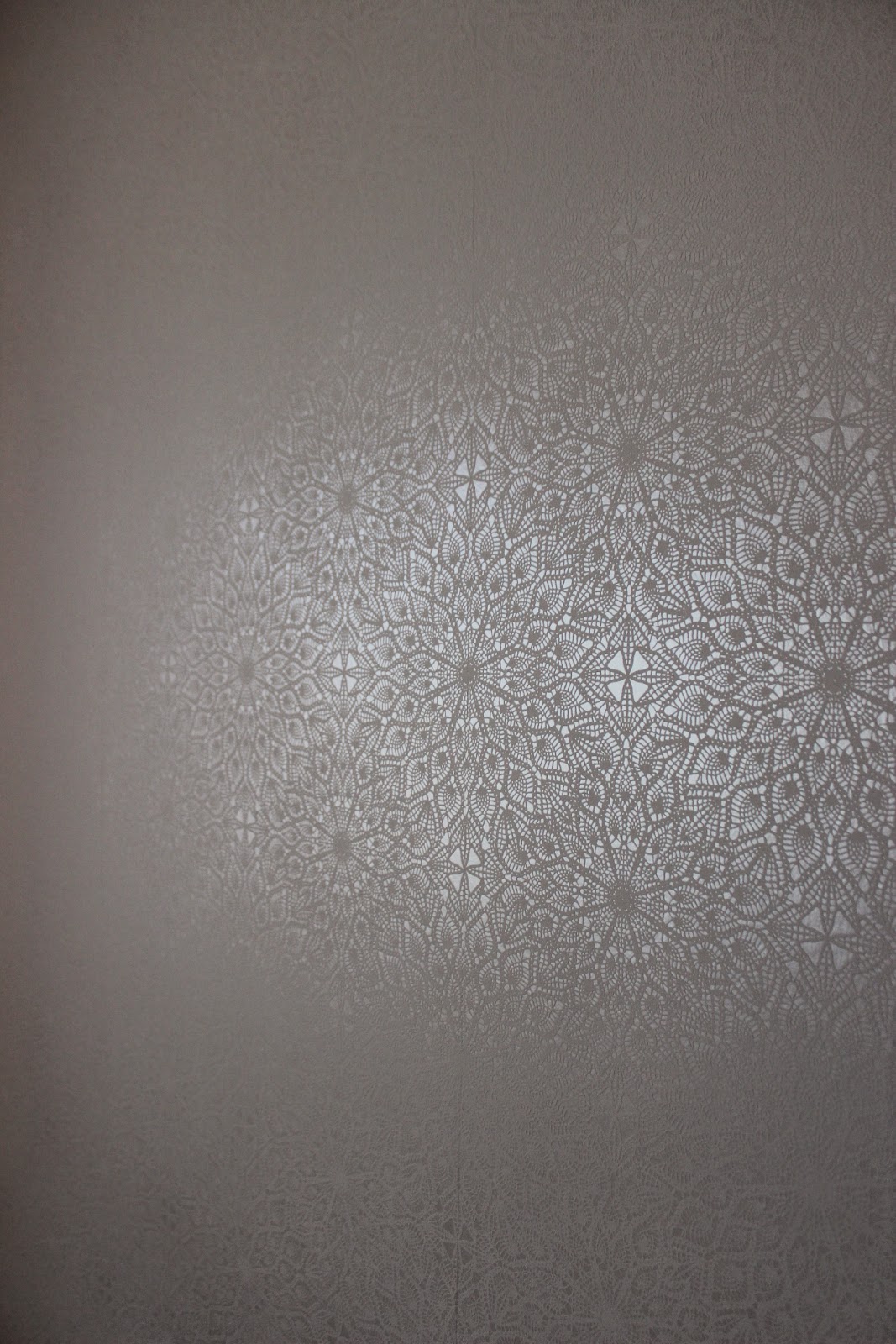 Vinttikissa: Olohuoneen uusi tapetti