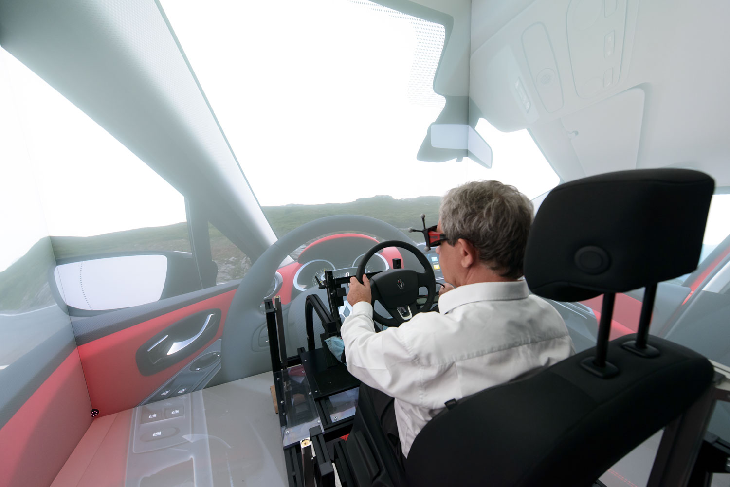 Voiture du Futur: Renault dispose désormais du meilleur simulateur 3D ...