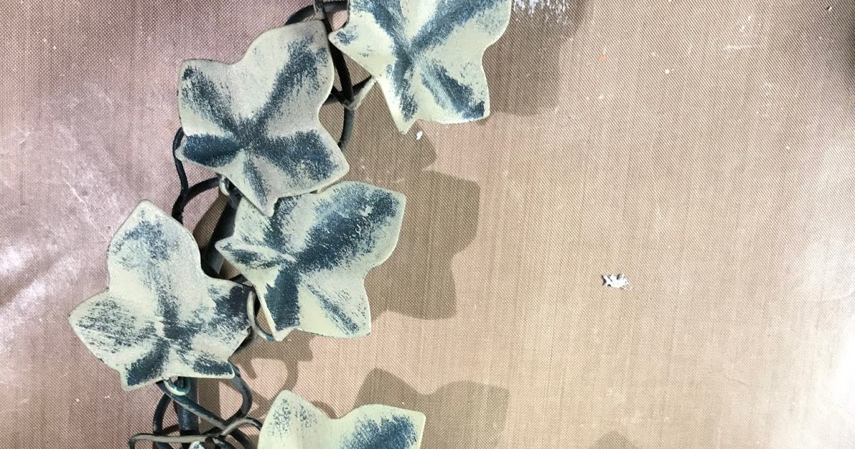 Gold Rush Gal Crafts: Metal Ivy Heart Wreath Quick Makeover