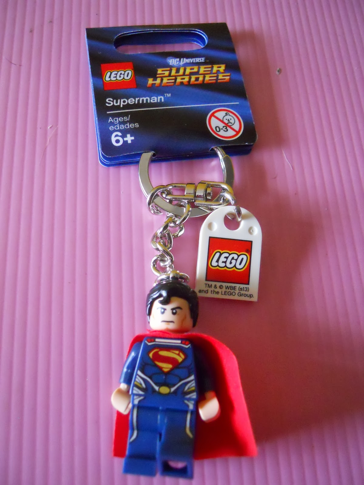 Dexters Diecasts (DexDC): LEGO Keychain ~ Superman (Man of Steel version)
