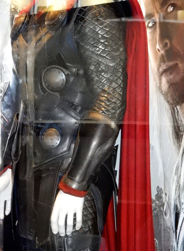 Hollywood Movie Costumes and Props: Avengers: Age of Ultron Thor and ...