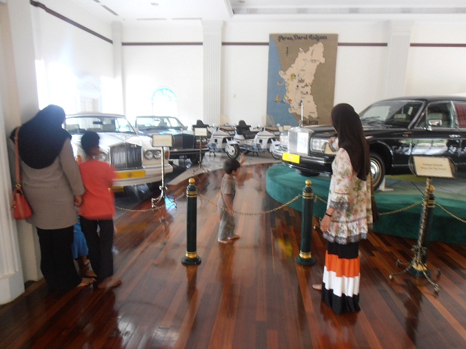 SENI LAMA MELAYU (MALAY OLDEN ART): Galeri (Gallery of) Sultan Azlan Shah