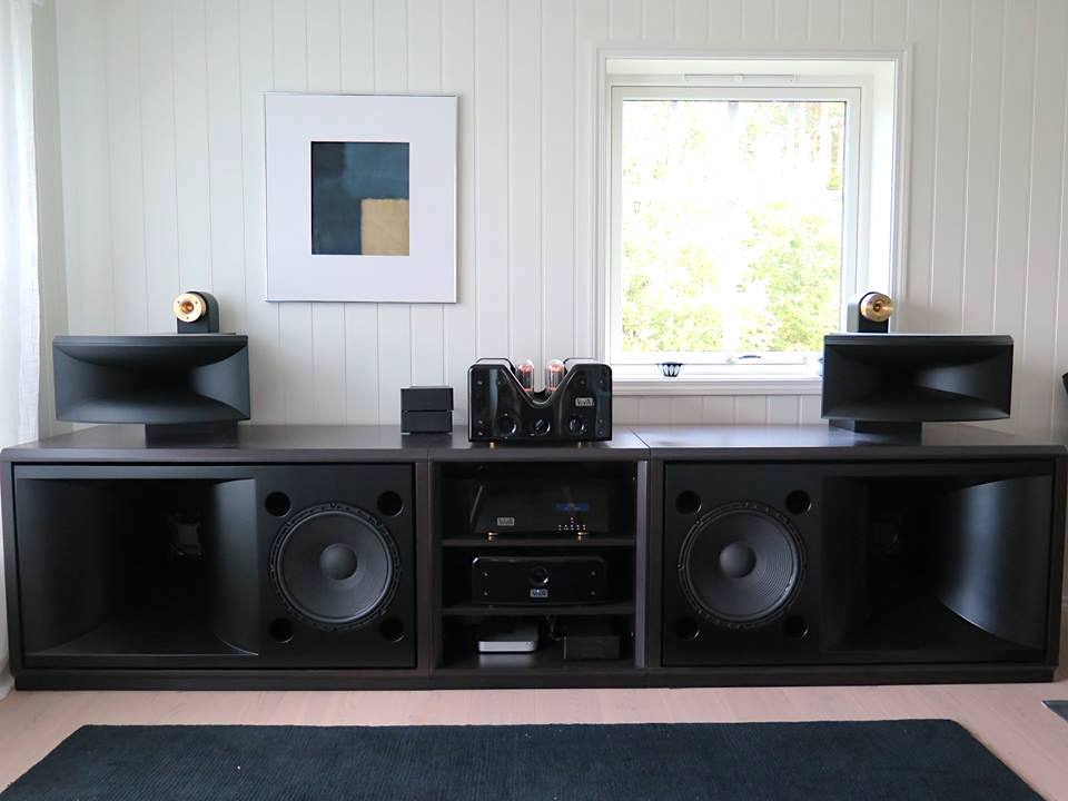 VIVA AUDIO CREDENZA LOUDSPEAKERS SYSTEM – M & S | Ultimate High-Fidelity