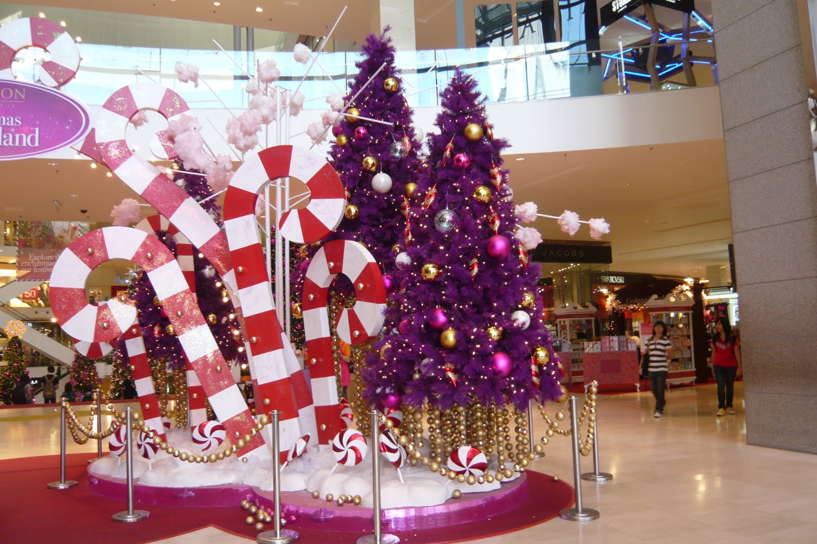 Swinging By: Christmas Mania