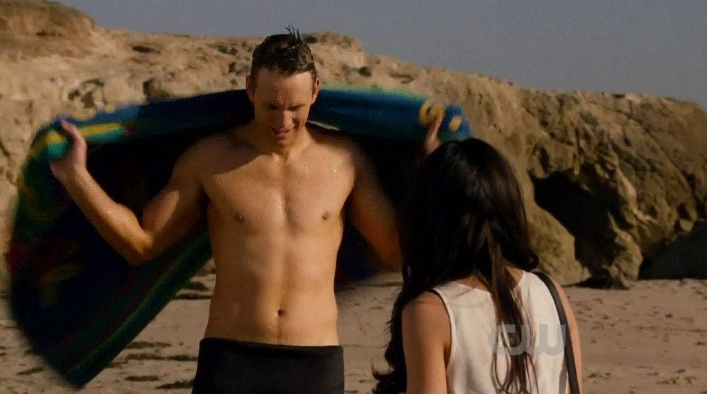 Robert Hoffman Shirtless in 90210 s4e20 - Shirtless Men at groopii