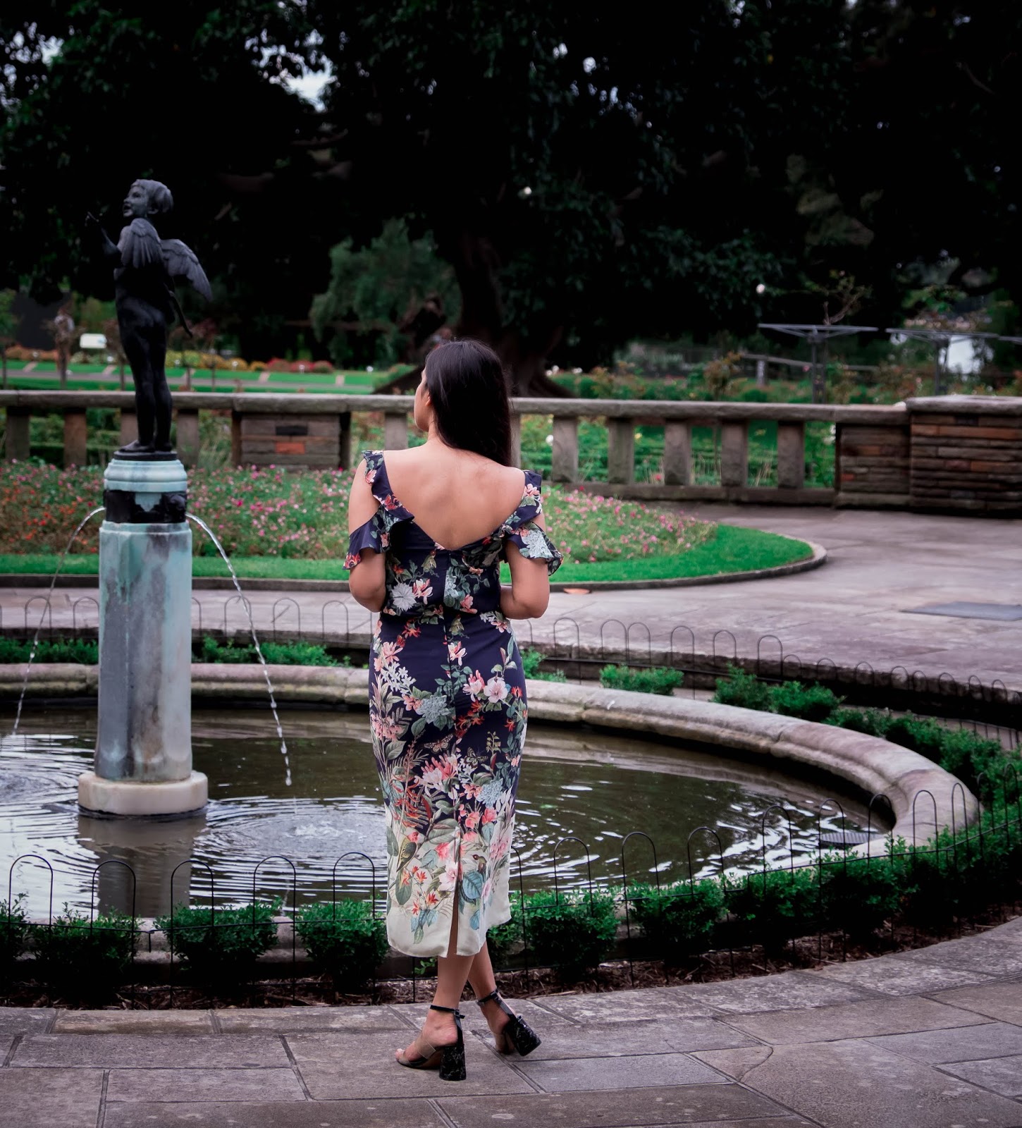 9 Easy to style outfits for hot summer days - Tales of Two