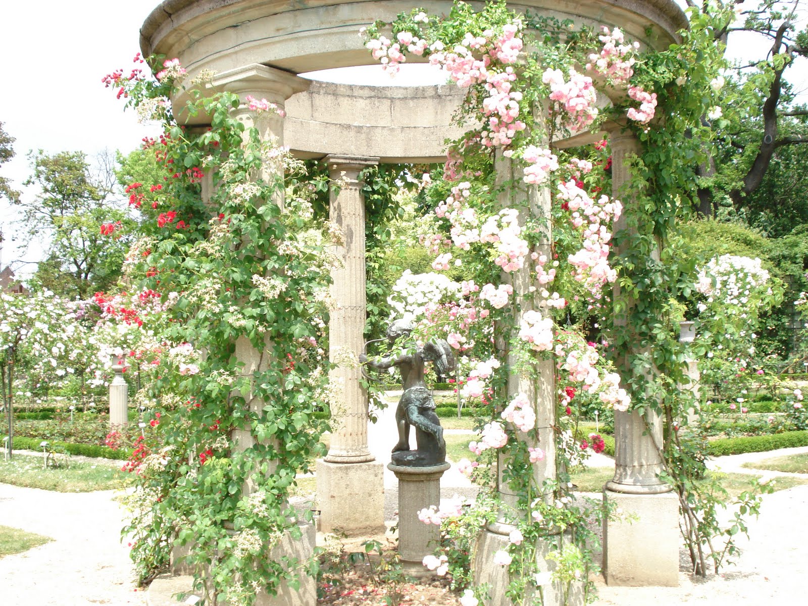 French Beauty Mark: The Rose Garden at L'Hay-les-Roses Paris