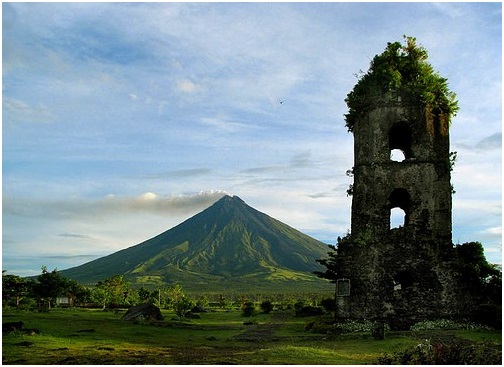Mayon Volcano - Best Tourist Spot in Luzon and Places To Stay ~ Awesome ...