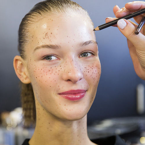 lifewithemgem: Steps to the 'Faux Freckles' look