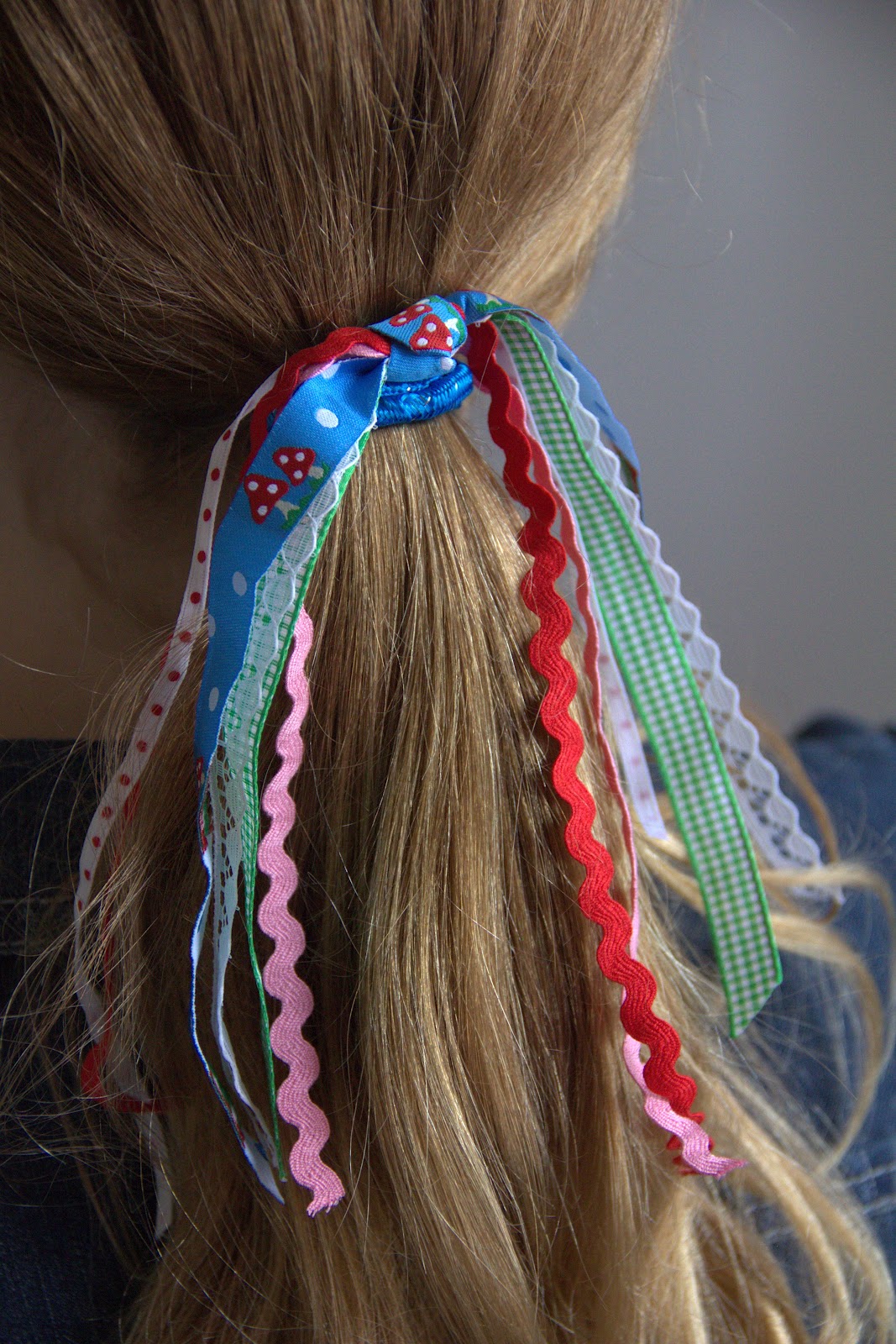 How to make hair rubber with ribbons