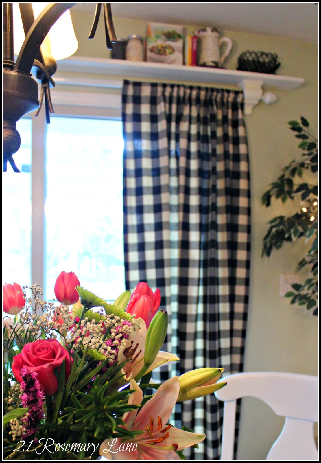 21 Rosemary Lane: Over the Door Shelf