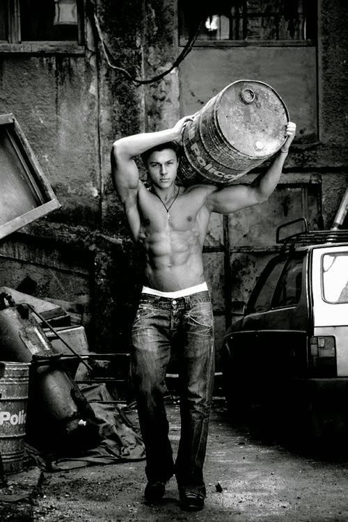 Travis's Guys: Monday muscles: Alex Ceobanu