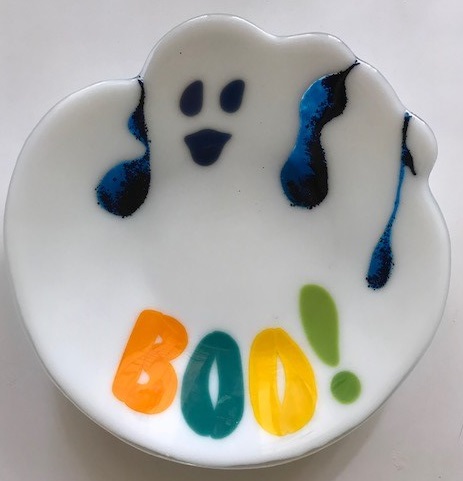 Lisa Vogt Art Adventure Blog: Spooky Ghost Plate How-to