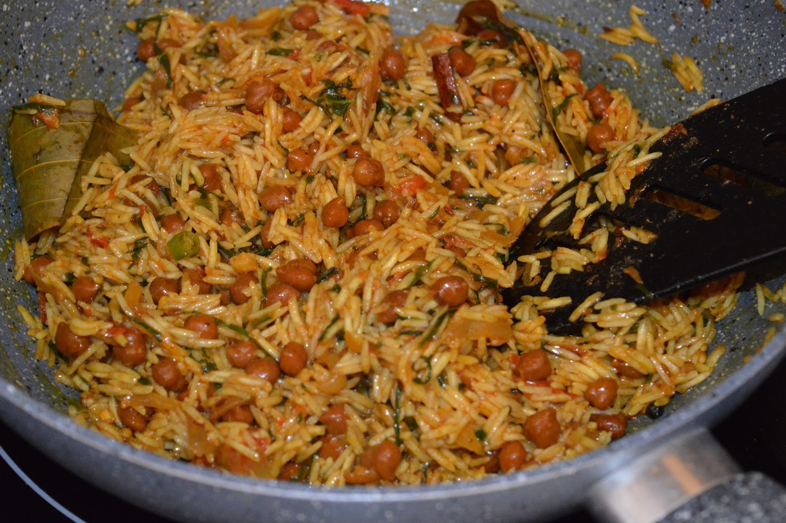 exotic-n-easy cooking: Channa Palak Pulao (Gram Spinach Rice)