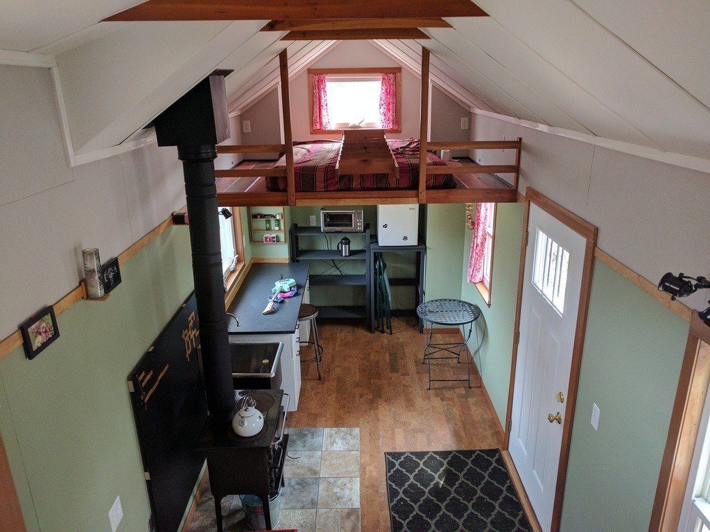 TINY HOUSE TOWN: Working Class Tiny House (180 Sq Ft)