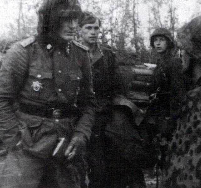 NAZI JERMAN: Foto 3. SS-Panzer-Division "Totenkopf"