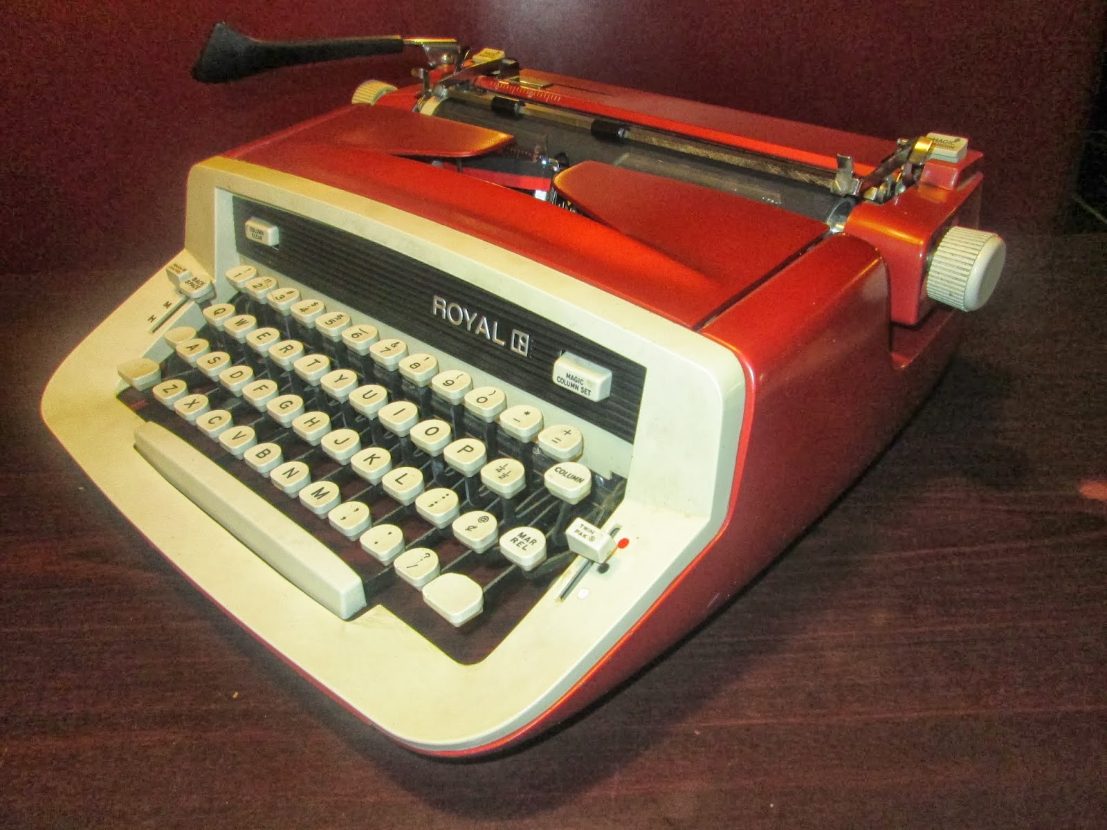 Royal Typewriters: June, 1967 Royal Custom II
