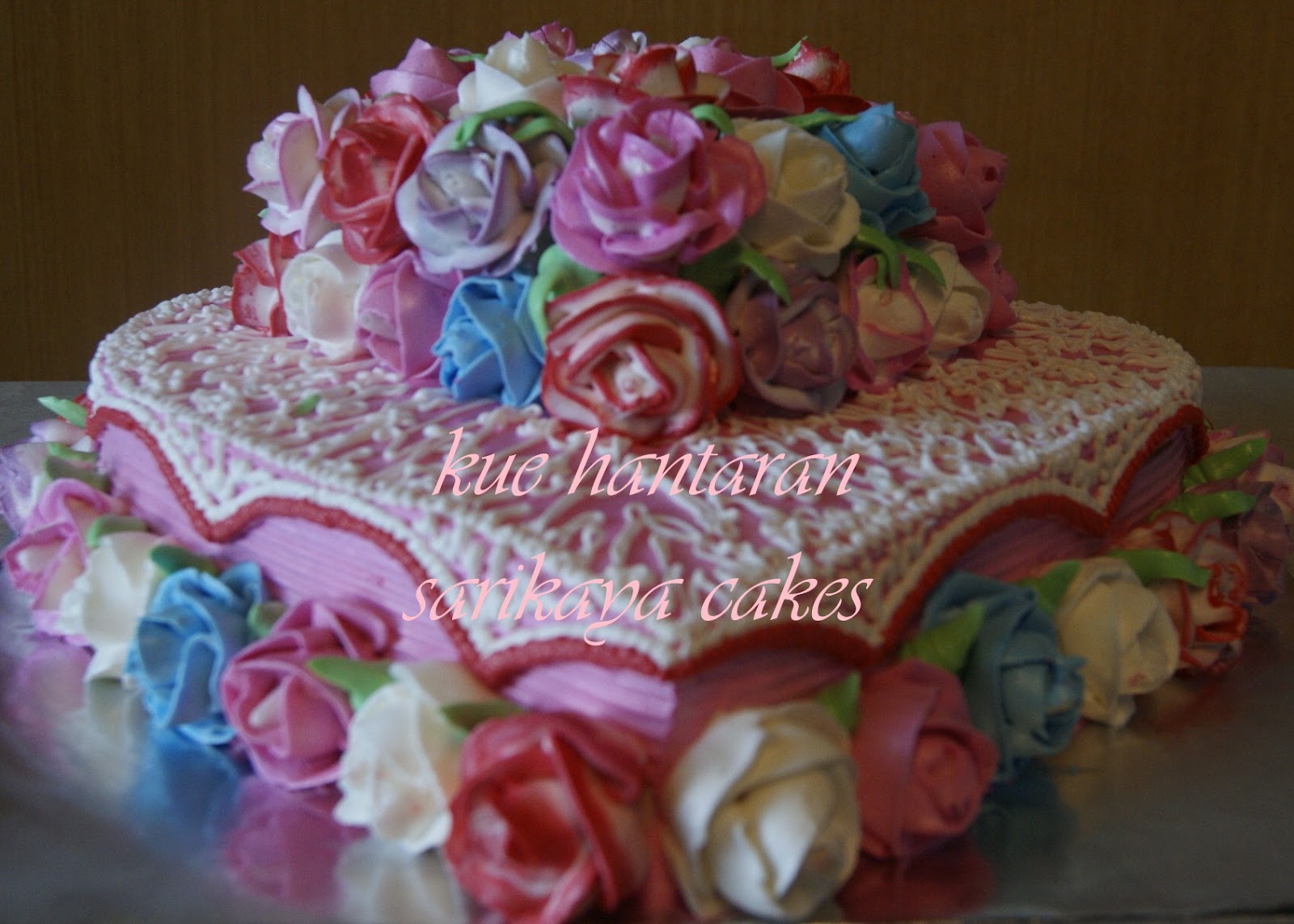 sarikaya cakes: KUE HANTARAN AMOR ROSES BUKET BY SARIKAYA CAKES