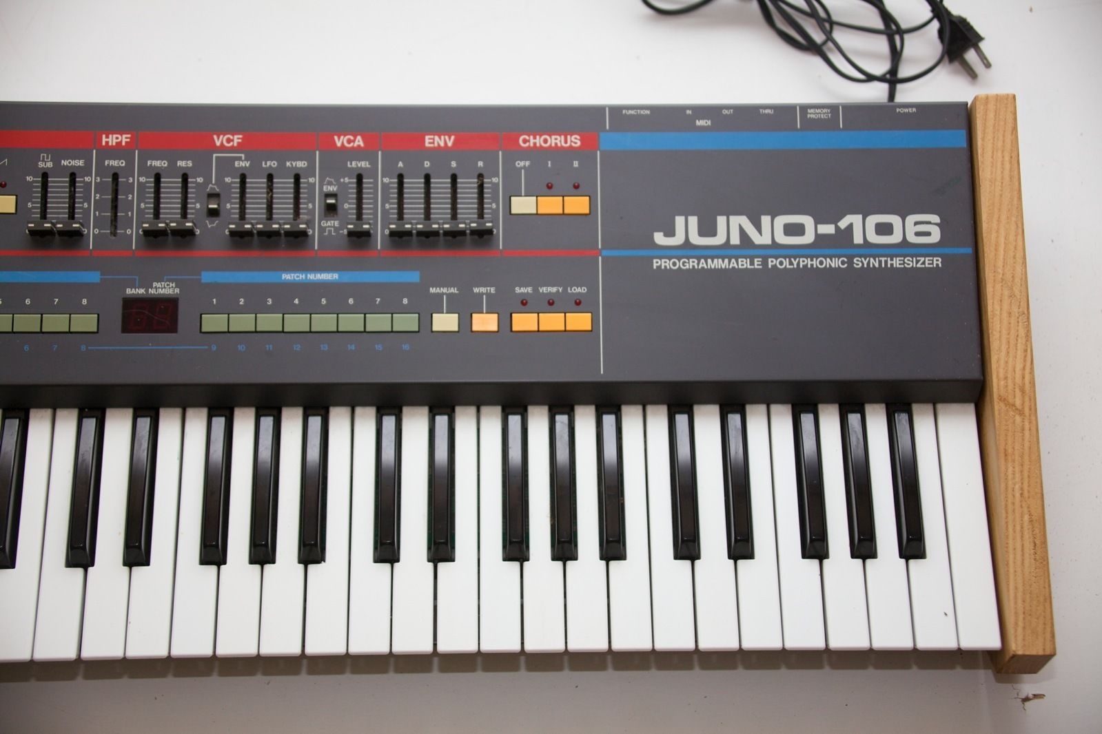 MATRIXSYNTH: Roland Juno-106 with Custom Wood Side Panels