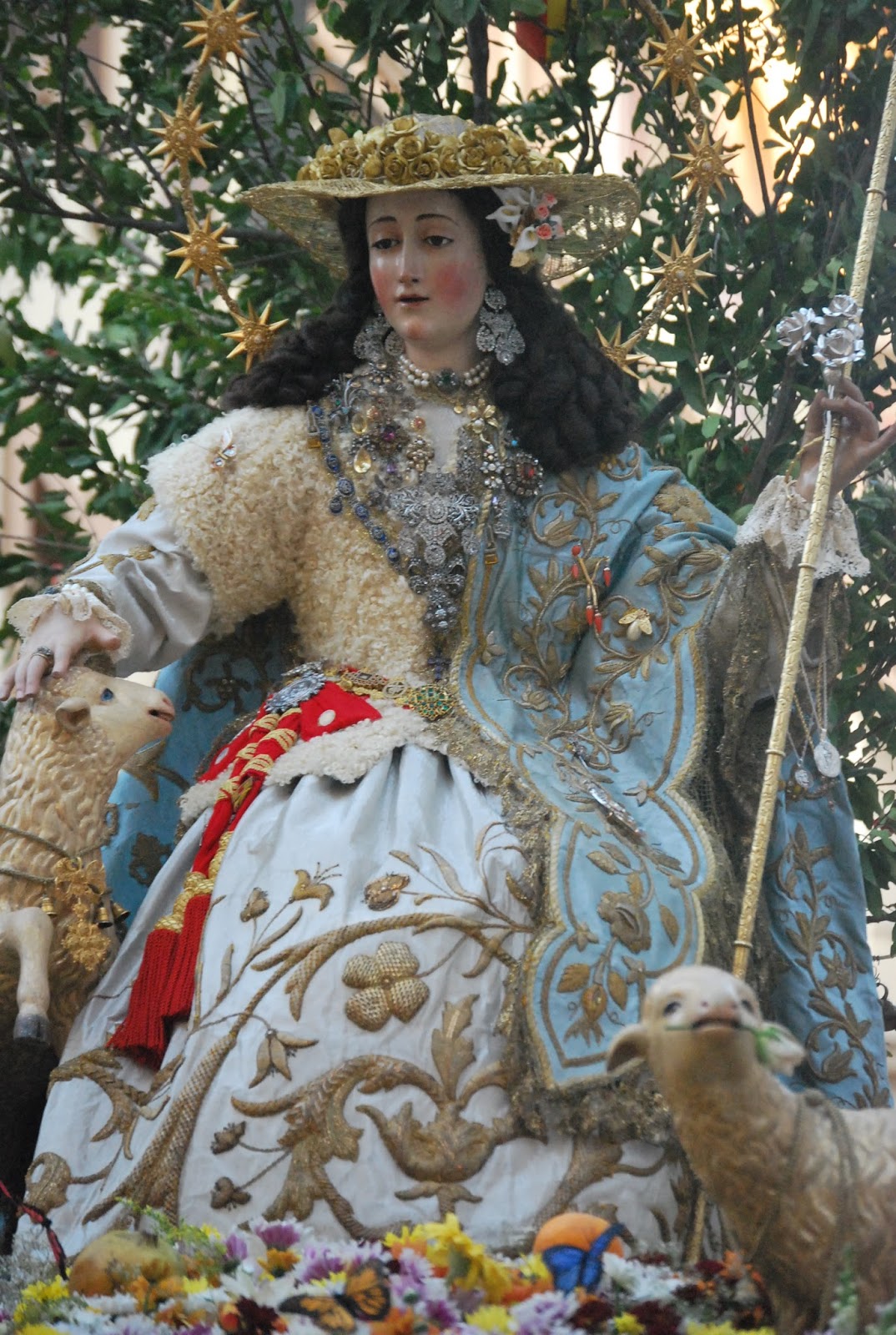 Cirial de Sevilla: DIVINA PASTORA DE NUESTRAS ALMAS